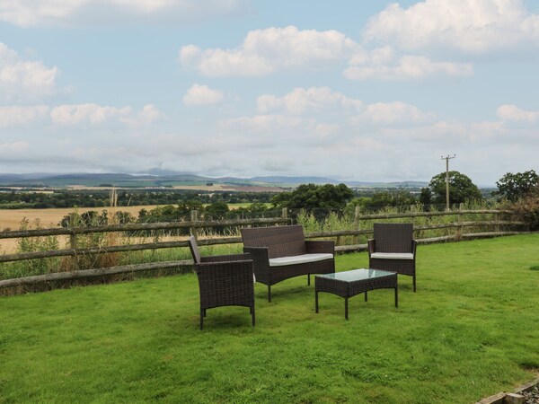 Whitehouse Woodwrae, Pet Friendly, With Hot Tub In Forfar - Scotland
