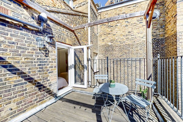Superior-apartment-eigenes Badezimmer-balkon - London