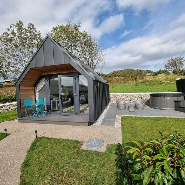 Luxury Cabin With Private Hot Tub 4 - Newry