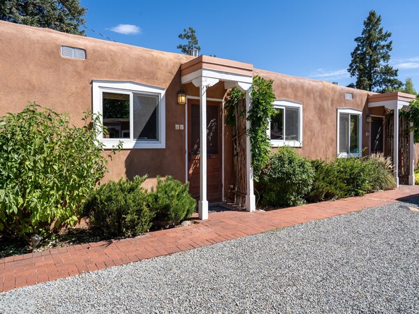 Rio Vista Casita | Minutes From Downtown Santa Fe! - Santa Fe, NM