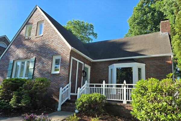 Full Of Character And Convenient To Downtown And Hpu. - High Point, NC