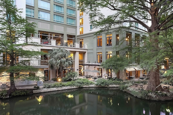 Riverside Luxury In San Antonio! City View Units Near Historic Market Square - Alamo Heights, TX