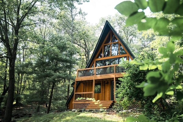 This Cabin Is A 4 Bedroom(s), 2.5 Bathrooms, Located In Pine Plains, Ny. - Copake Lake, NY