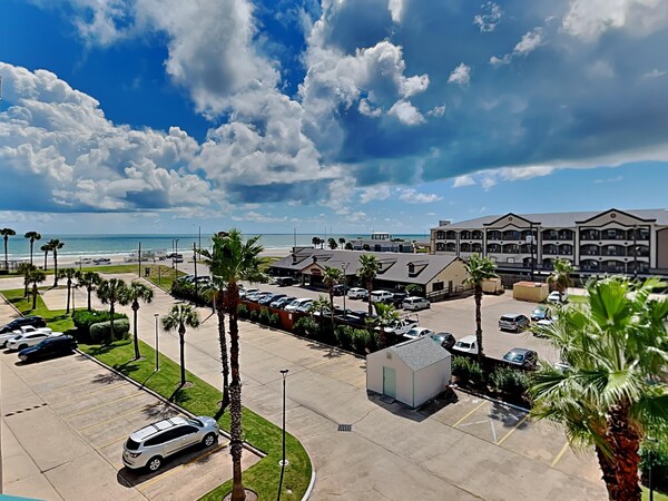 Beach View Escape | Beach Views + Two Pools - Galveston Beach