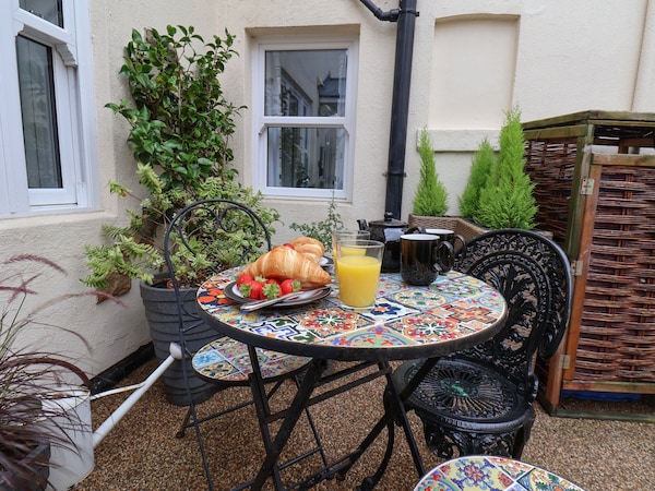 Hideaway Cottage, Family Friendly, Country Holiday Cottage In Whitby - Sandsend