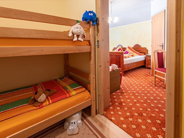 Familienzimmer Froschkönig - Landhaus Pension Holle - Spittal an der Drau