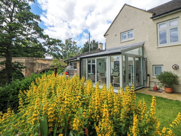 Toll Bar Cottage, Family Friendly, With Hot Tub In Baslow - Bakewell