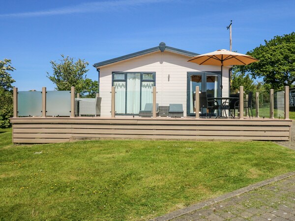32 Sanctuary Lodge, Pet Friendly, With Pool In Y Ffor - Pwllheli