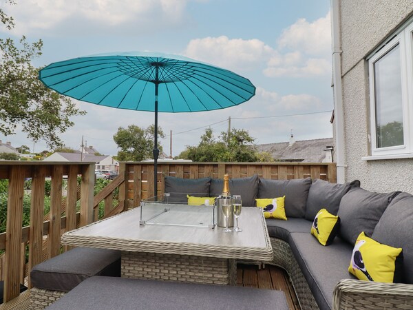 Tritons Retreat, Family Friendly, Country Holiday Cottage In Moelfre - Moelfre