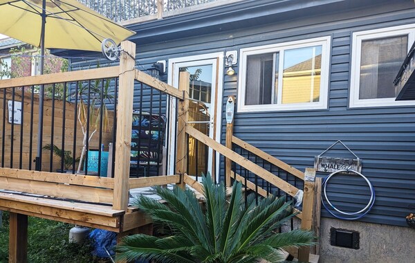 Luna House- City Centre And Bus Stop - Perfect For 2 People And Pet + Hot Tub - Niagara Falls