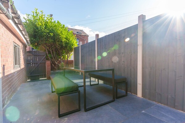 Modern 2 Bed Apt In Leeds With On Street Parking - リーズ