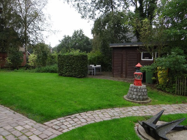 Ferienwohnung (Dg) Im Reetdachhaus Im Ort Welt - Garding