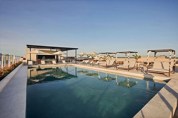 Bask In Modern Style Comfort! 4 Spacious Units W/ Kitchenette, Free Parking - Playa del Carmen