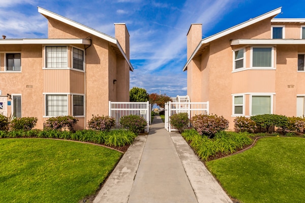 Ensuring A Very Comfortable & Memorable Stay! Kitchen, Parking Onsite! - Port Hueneme, CA