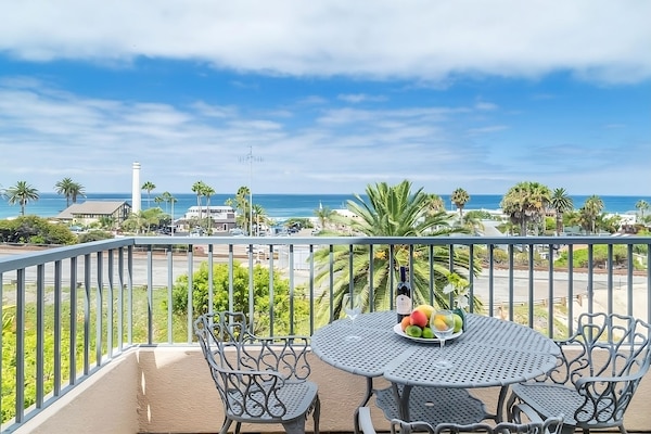 Ensuring A Very Comfortable & Memorable Stay! Kitchen, Parking Onsite! - Del Mar, CA