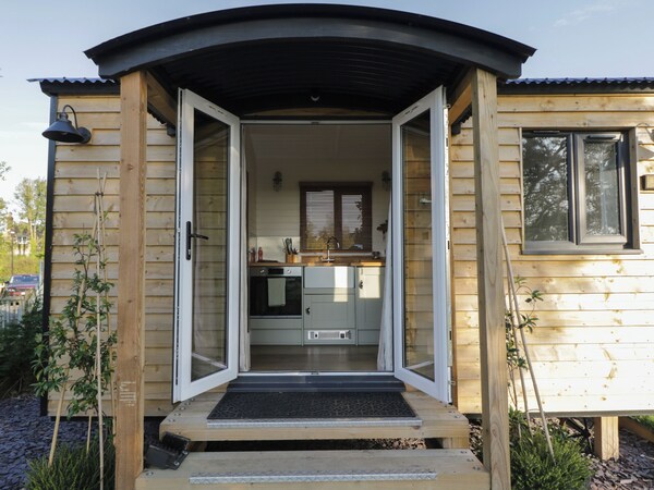 Hazel, Pet Friendly, With A Garden In Kemble - Cirencester