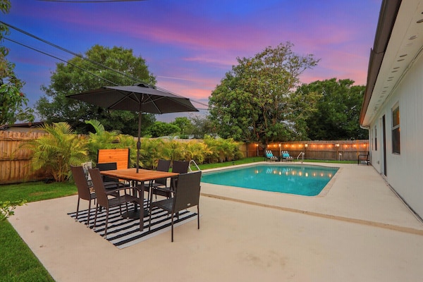 New Renovated Coastal Cottage - Jupiter