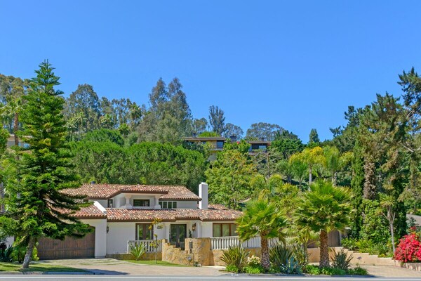 Stunning Spanish Villa With Gorgeous Pool - San Diego, CA
