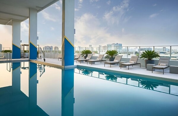 Live The High Life! Rooftop Swimming Pool, Pet-friendly Property! - Aventura, FL
