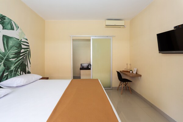 Cozy Co-living That Has Two Buildings Separated By A Pool To Cool Down And Relax - Bali