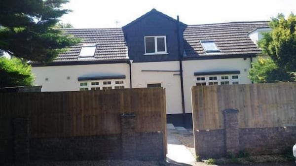 3 Bed House With Parking And Terrace - Cambridgeshire