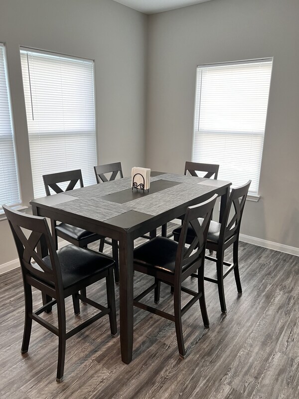 Cozy Clean Brand New 4 Bedroom 2.5 Bath 2car Garage!!! - Cleveland, TX