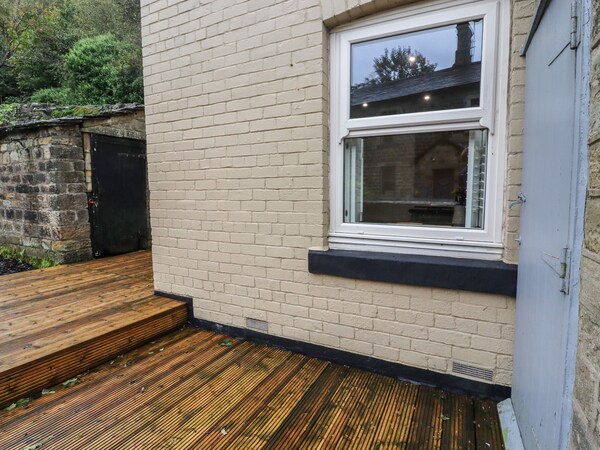 20 Wool Road, Pet Friendly, Character Holiday Cottage In Uppermill - Hollingworth Lake