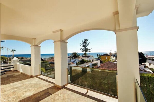 Homerez - Elegant Villa In Marbella + Private Pool - Marbella