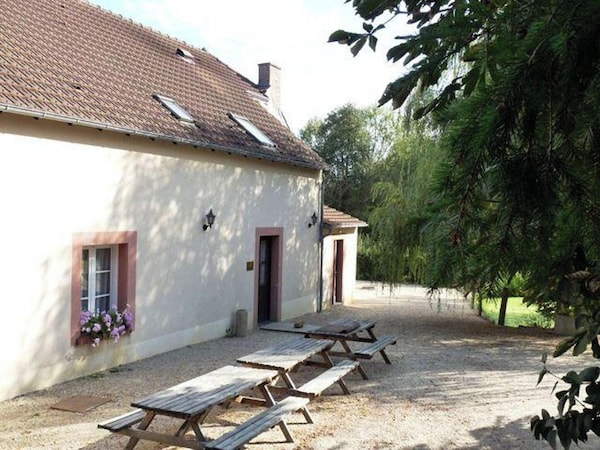 Homerez - Maison Spacieuse à Nevoy Avec Jardin De 200 M² - ibis Styles Gien