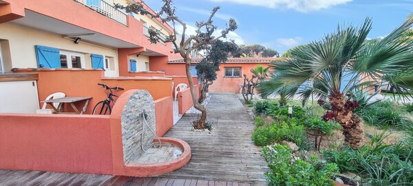 Homerez - Studio Confortable à Hyères Avec Terrasse Et Jardin  20 M² - Plage de Porquerolles