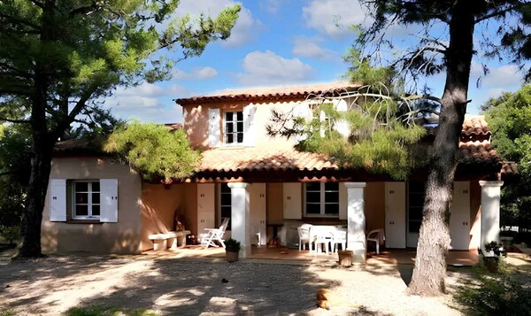 Homerez - Villa In Le Plan-de-la-tour - Le Muy