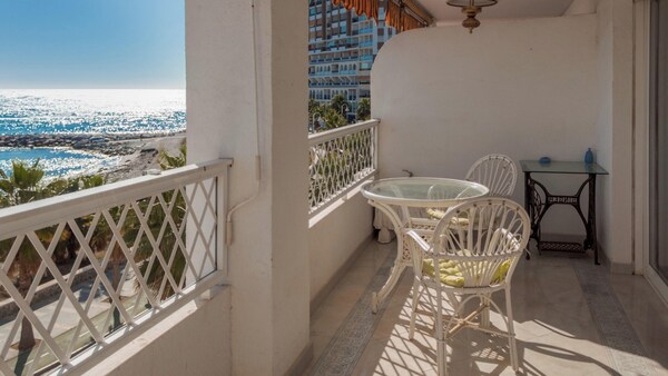 Homerez - Modern Apartment In Almuñécar - 62 Sqm - Sea & Mountain View - Almuñécar