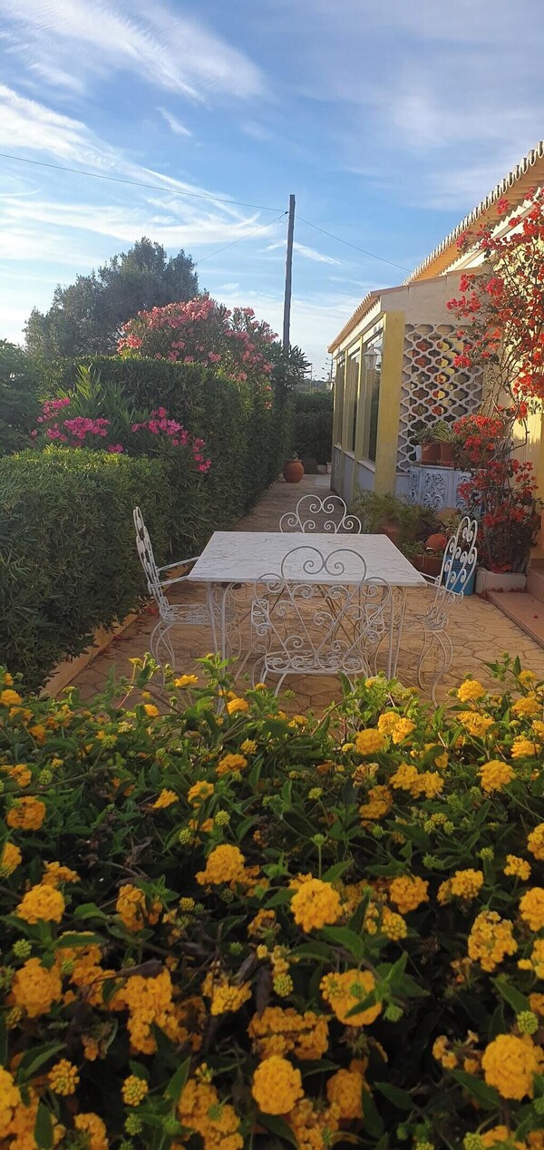 Homerez - Nice Studio For 2 Ppl. With Garden And Terrace At Sagres - Sagres