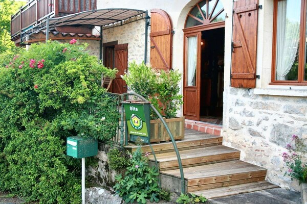 Homerez - Maison Charmante à Milhars Avec Terrasse Et Vue Sur La Ville - Najac