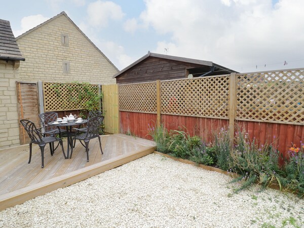 Bow Cottage, Pet Friendly, With Open Fire In Bourton-on-the-water - Stow-on-the-Wold