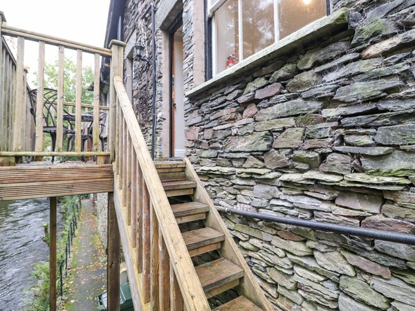 Riverbank, Pet Friendly, With A Garden In Grasmere - グレンリディング