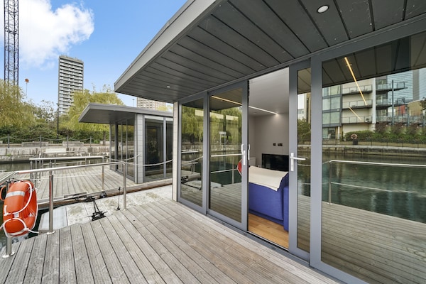 Lovely Water Lodge In London - Sleeps 6 - London, UK