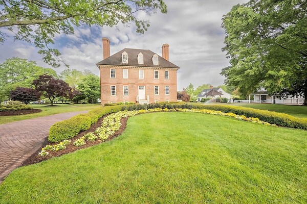 Ensuring A Very Comfortable & Memorable Stay! Kitchen, Free Parking, Pool! - Virginia