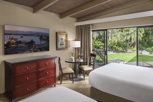 Ideal Mix Of Comfort And Value! 3 Garden View Units, Free Parking, Outdoor Pool - San Diego, CA
