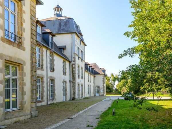 Château De Kergonano, Dans L'orangerie By Interhome - Arzon