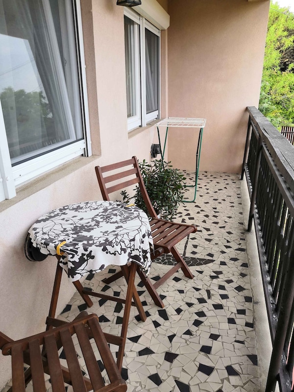 Ferienwohnung Mit Grosser Terrasse Und Mit Ausblick Auf Die Berg - Plattensee