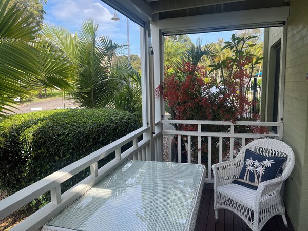 Lakeside Terrace Raffertys Resort A Four Star Apt. - Newcastle
