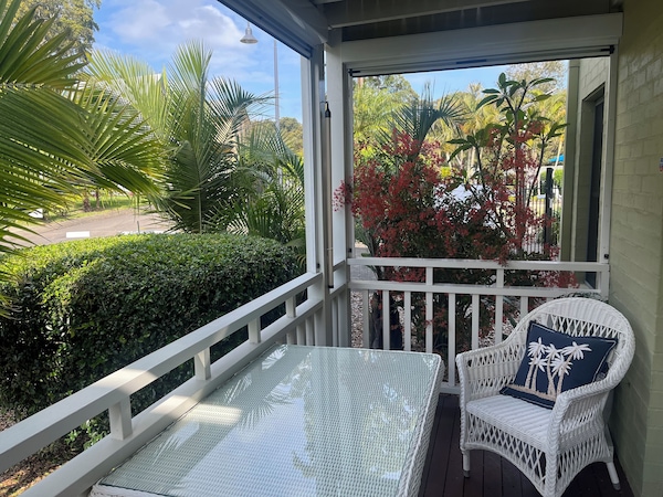 Lakeside Terrace Raffertys Resort A Four Star Apt. - Newcastle