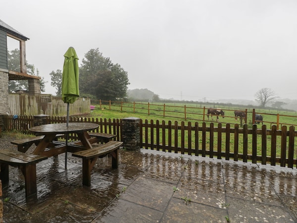 Myrtle Cottage, Family Friendly, With A Garden In St Brides-super-ely - Cowbridge
