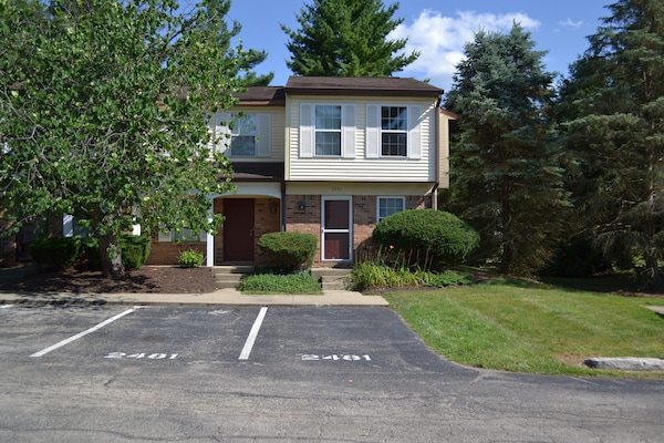 Townhouse In The Pines\n - Bloomington, IN