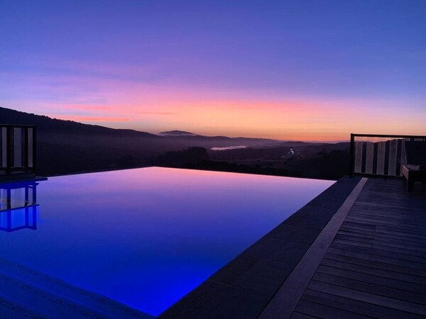 Stunning California Resort + Infinity Pool - Redwood City, CA