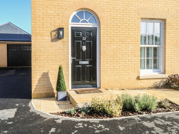 The Hollies, Pet Friendly, With A Garden In Norwich - University of East Anglia
