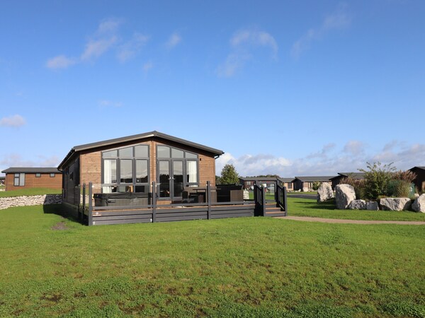 28 Delamere Point, Pet Friendly, With Hot Tub In Delamere - North Wales