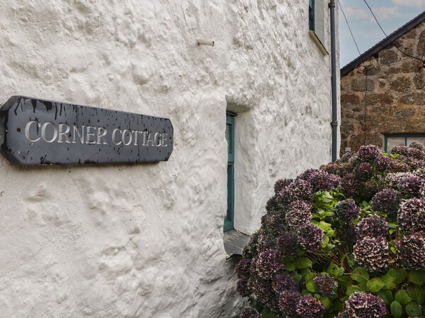 Corner Cottage, Pet Friendly, With Open Fire In Porthgwarra - Porthcurno