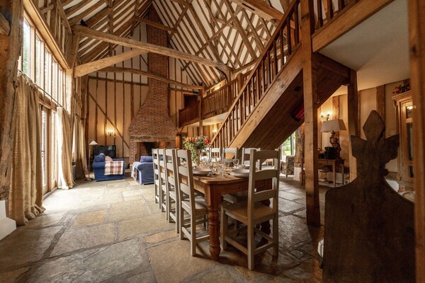 Manor Farm Barn, Pet Friendly, Character Holiday Cottage In Thorndon - Norfolk